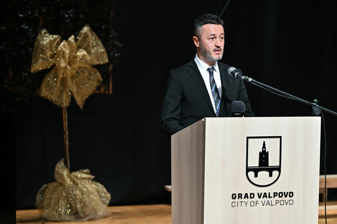 Grad Valpovo - [VIDEO] Dan grada Valpova 2024.: Svečana sjednica ...